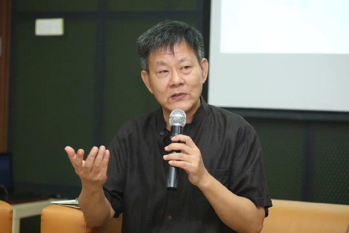 DENG YIGUAN :: Kortárs Kínai Írók