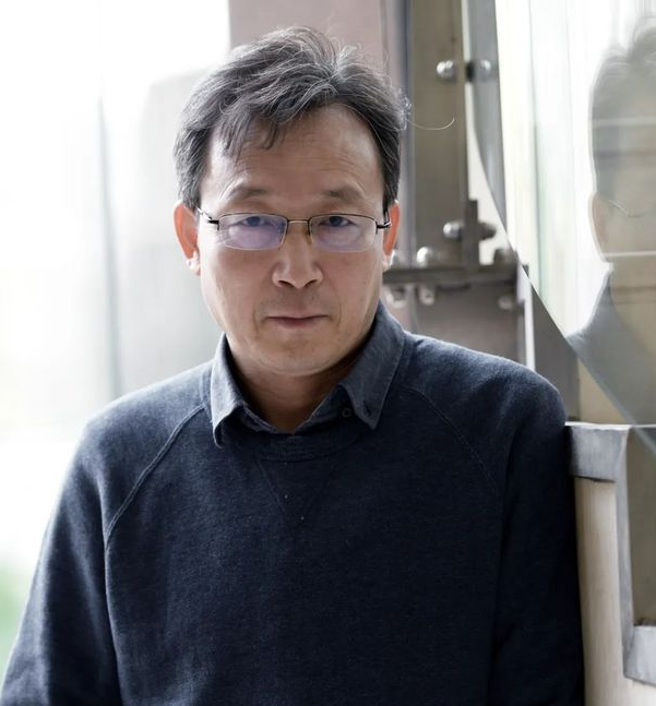 LI ER :: Kortárs Kínai Írók