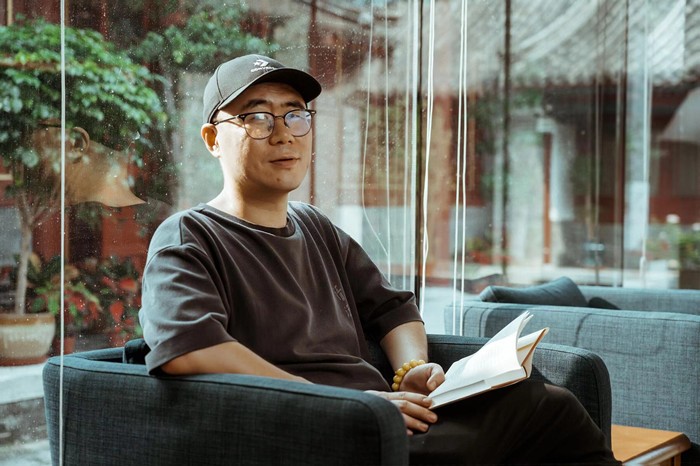 SHI YIFENG :: Kortárs Kínai Írók